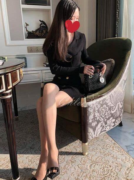 Chloe霏霏：时尚界的新宠和新作品赏析